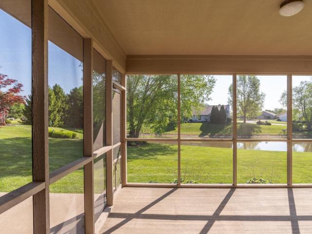 1009 E Sherbrooke Drive