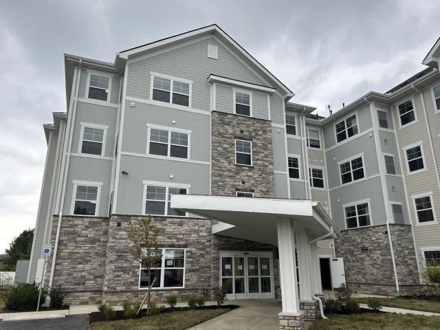 1009 East Dublin Granville Road, 1 bed, 1 full bath