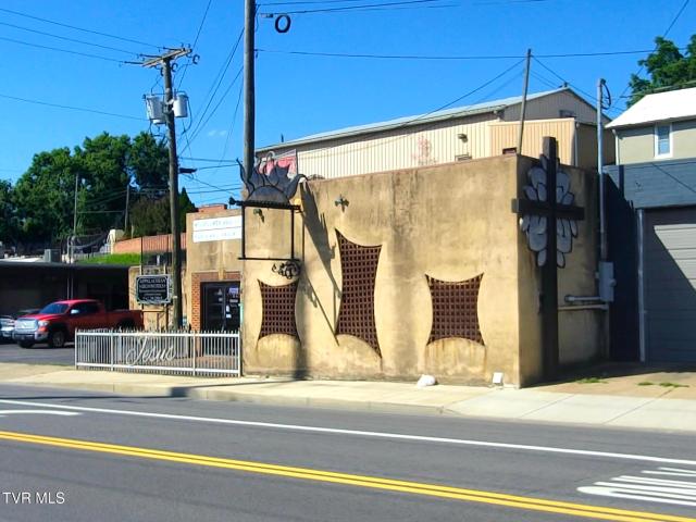 1009 East Sullivan Street