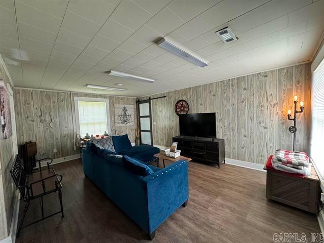 1009 Falls Blvd