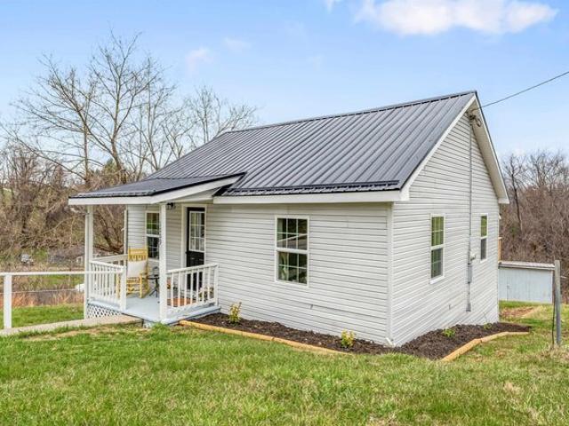 1009 Fifth St, Pulaski, VA 24301