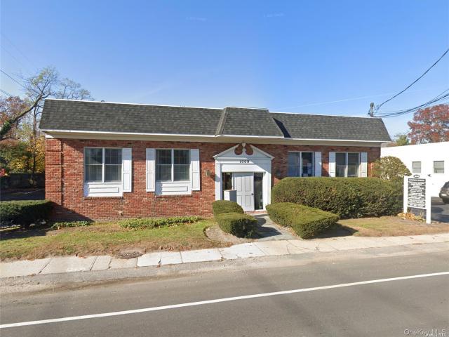 1009 Glen Cove Avenue