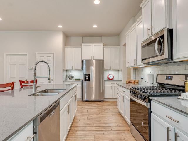 1009 Goldilocks Ln