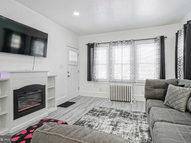 1009 Hamilton Drive