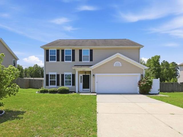 1009 Harvest Point Dr, Fuquay Varina, NC 27526