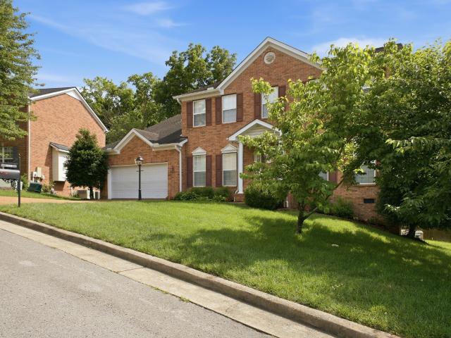 1009 Heathfield Cir