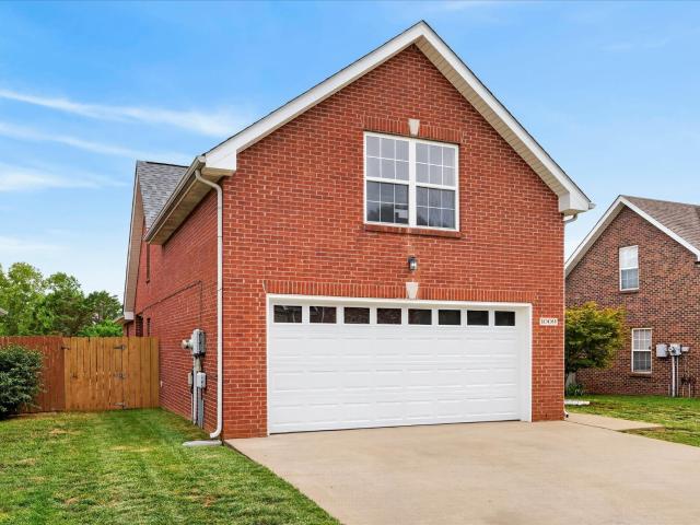 1009 Hendricks Ct
