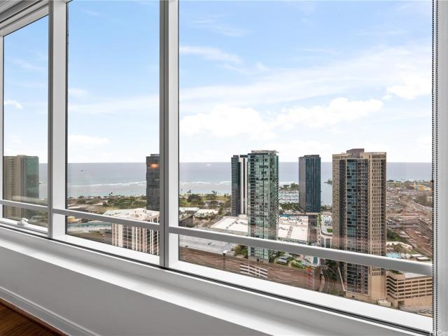 1009 Kapiolani Blvd, Unit 4707, Honolulu, HI 96814 | MLS #202526