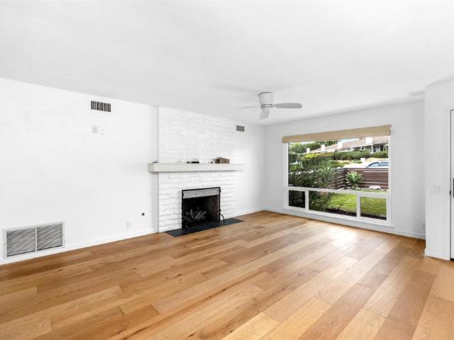 1009 La Tierra Drive