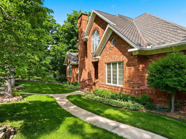 1009 lake point ln