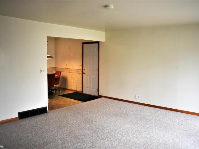 1009 Pearl