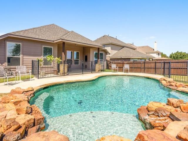 1009 Prairie Heights Dr, Fort Worth, TX 76108
