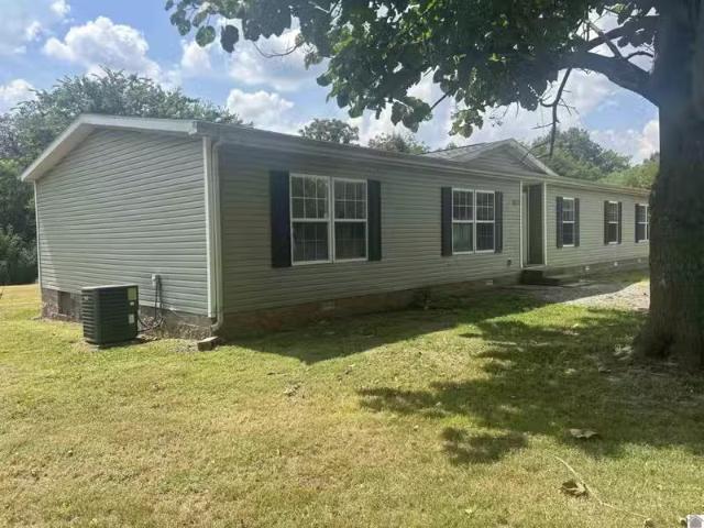 1009 RUDY RD, MAYFIELD, KY 42066 Single Family Residence For S.