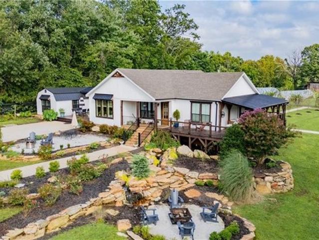 1009 Ray Loop Rd, Westfield, NC 27053