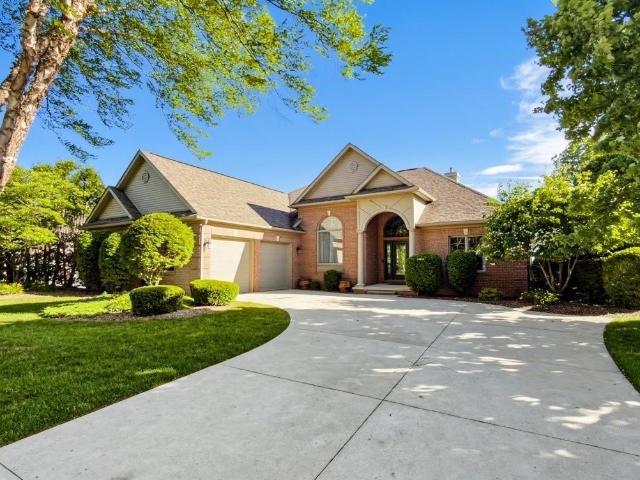 1009 Regents Park Drive