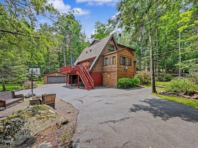 1009 Rolling Hills Dr, Lake Ariel, PA 18436
