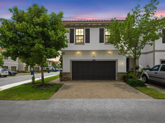 1009 Sweet Briar Ln, Riviera Beach, FL 33410