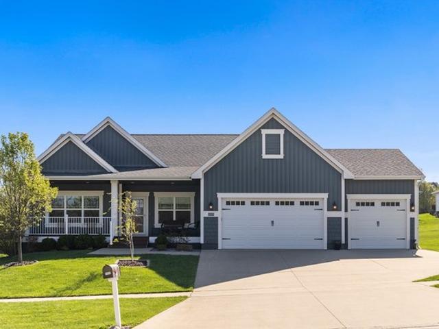 1009 S 12th St, Adel, IA 50003
