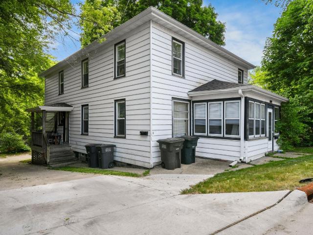 1009 S 4th Street