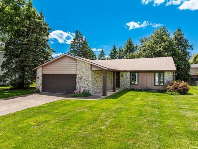1009 S Stratford Ct, Yorktown, IN 47396