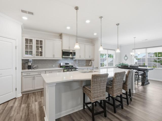 1009 Tamarisk Lane