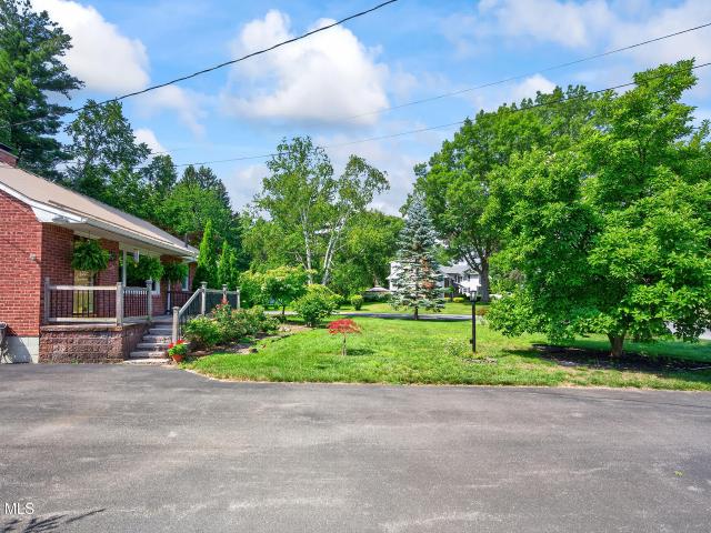 1009 Tollgate Lane