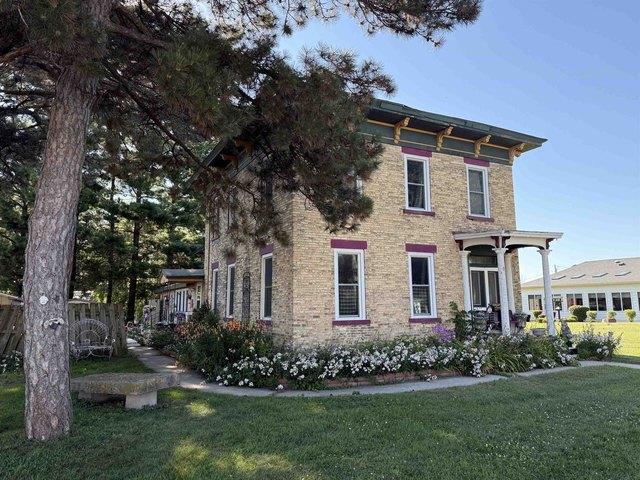 1009 W 3rd Ave, Brodhead, WI 53520