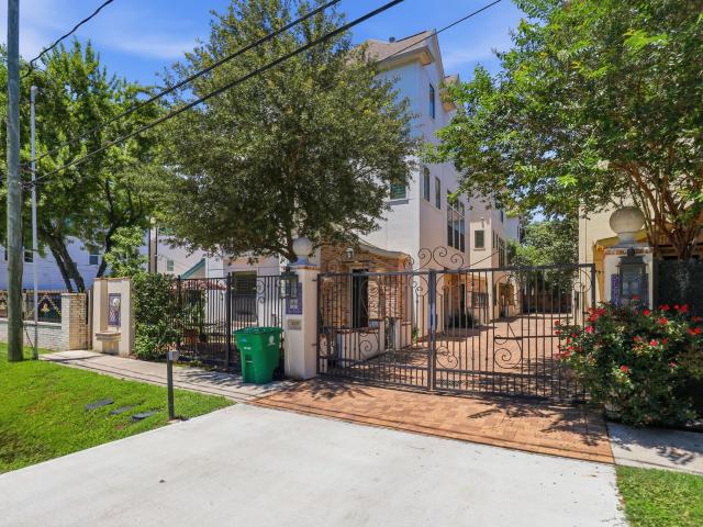 1009 W 24th Street A