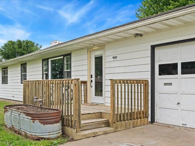 1009 W Center Street