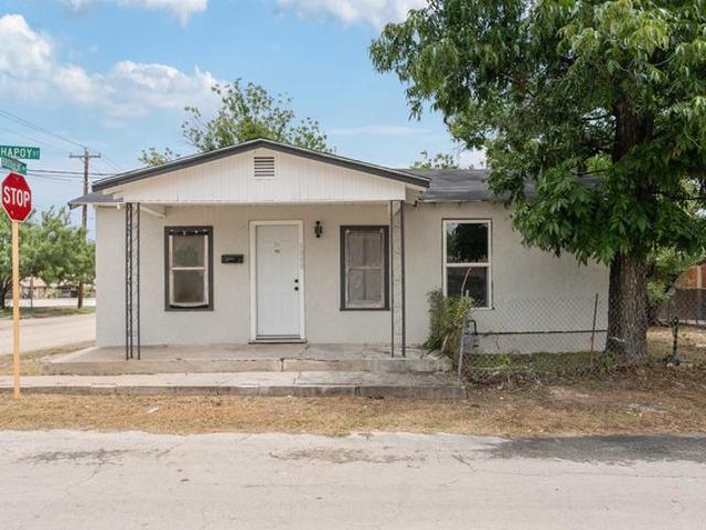 1009 W Chapoy St, Del Rio, TX 78840