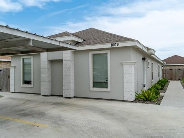 1009 W La Pointe Avenue