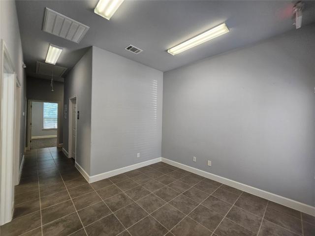 1009 W Pecan St # 103