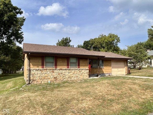 1009 W Walnut St, Brownstown, IN 47220