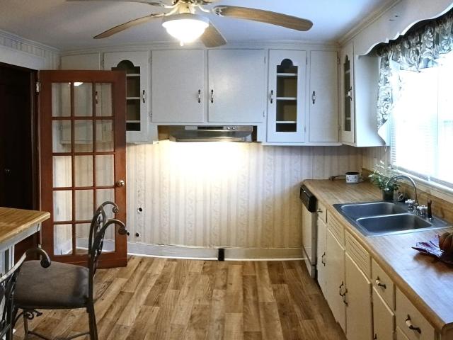 1009 Walnut Street W