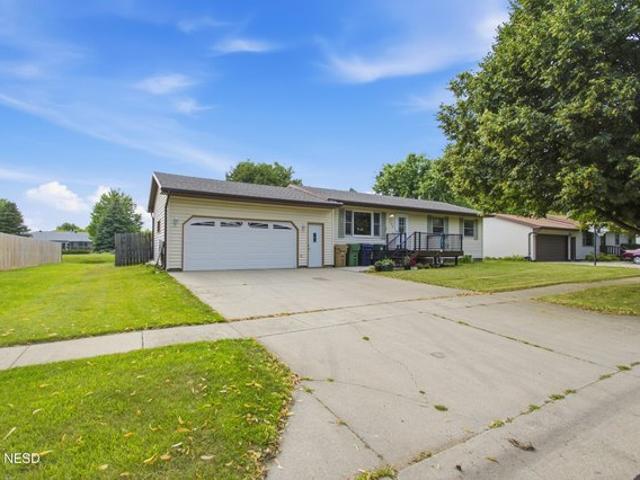 1009 20th St NE, Watertown, SD 57201