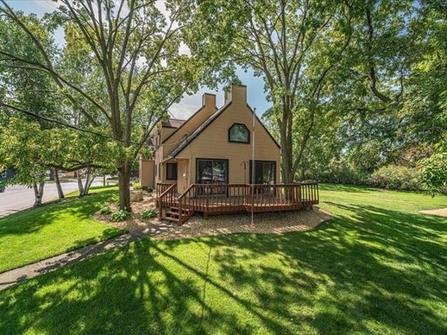 1009 2nd St E, Hastings, MN 55033