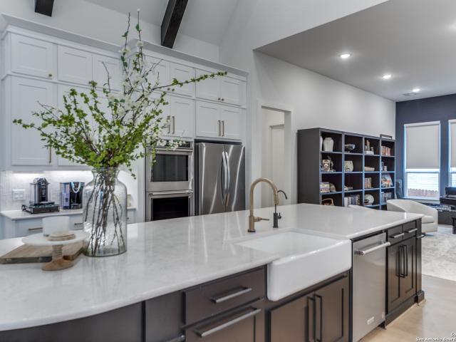 10003 Ellenora Pl, Boerne, TX 78006 | MLS #1954