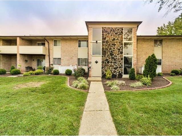 10003 Sakura Dr Apt C, Saint Louis, MO 63128