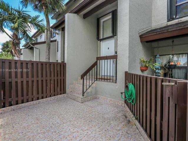 10000 NW 9th St Cir #2, Miami, FL 33172