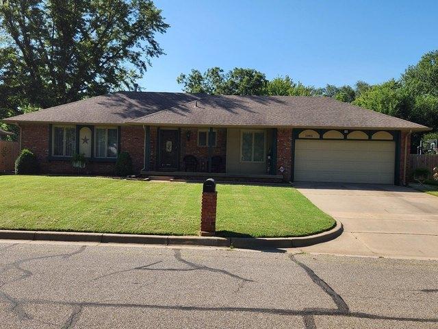 10001 W Harvest Ln, Wichita, KS 67212