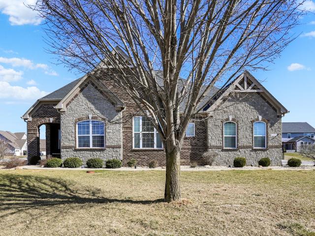 10001 Copper Saddle Bend, Fishers, IN 46040 | MLS #22086 | Compass