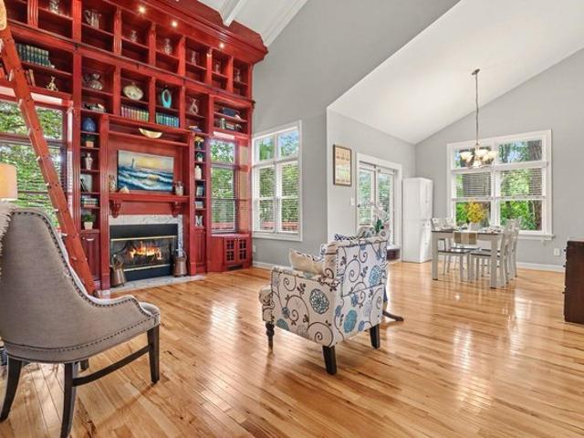 10001 Goodview Ct, Raleigh, NC 27613
