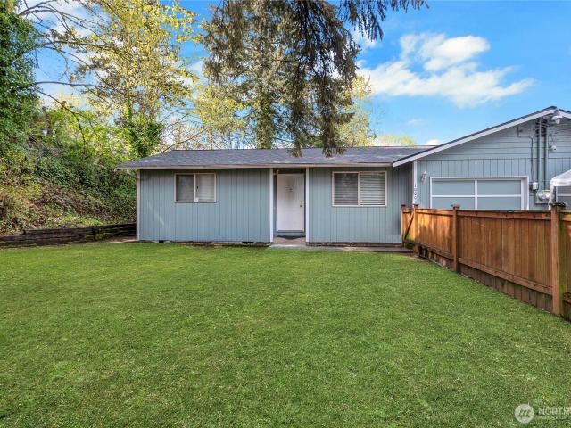 10002 10 Barnes Ln S, Tacoma, WA 98444 | MLS #2508 | Compass