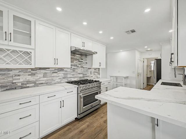 10002 w desert hills drive