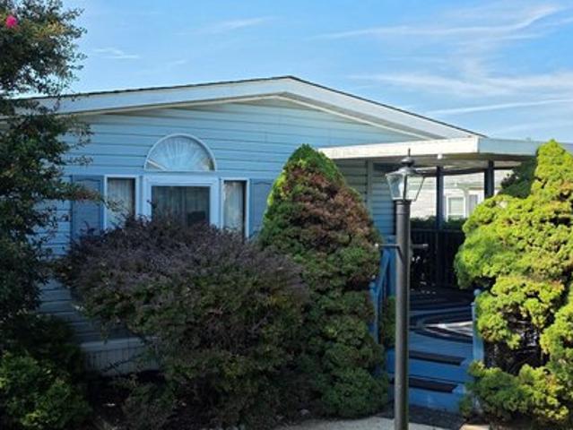 10002 Crane Ln, Middle River, MD 21220