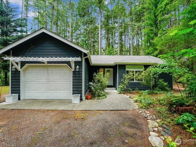 10002 Edgewood Dr, Anderson Island, WA 98303