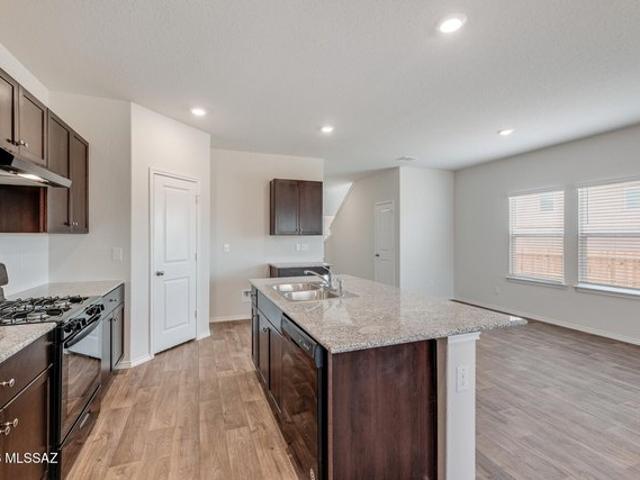 10002 N Guayacan Trl, Marana, AZ 85653