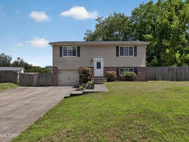 10004 Branchview Dr, Knoxville, TN 37932