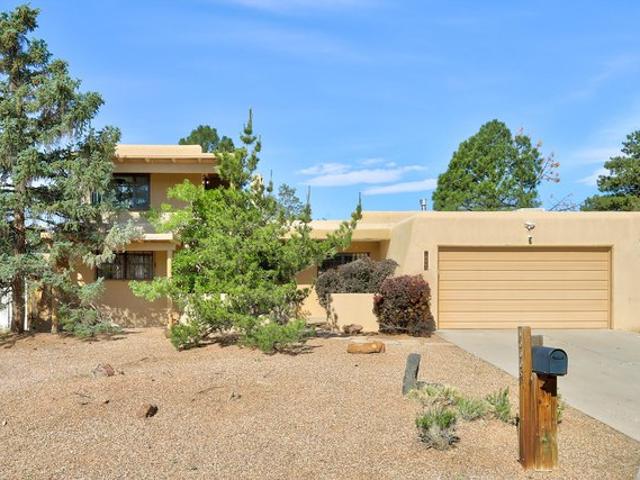 10005 Trevino Loop NW, Albuquerque, NM 87114