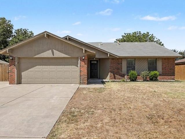 10005 S Glascow Ter, Yukon, OK 73099